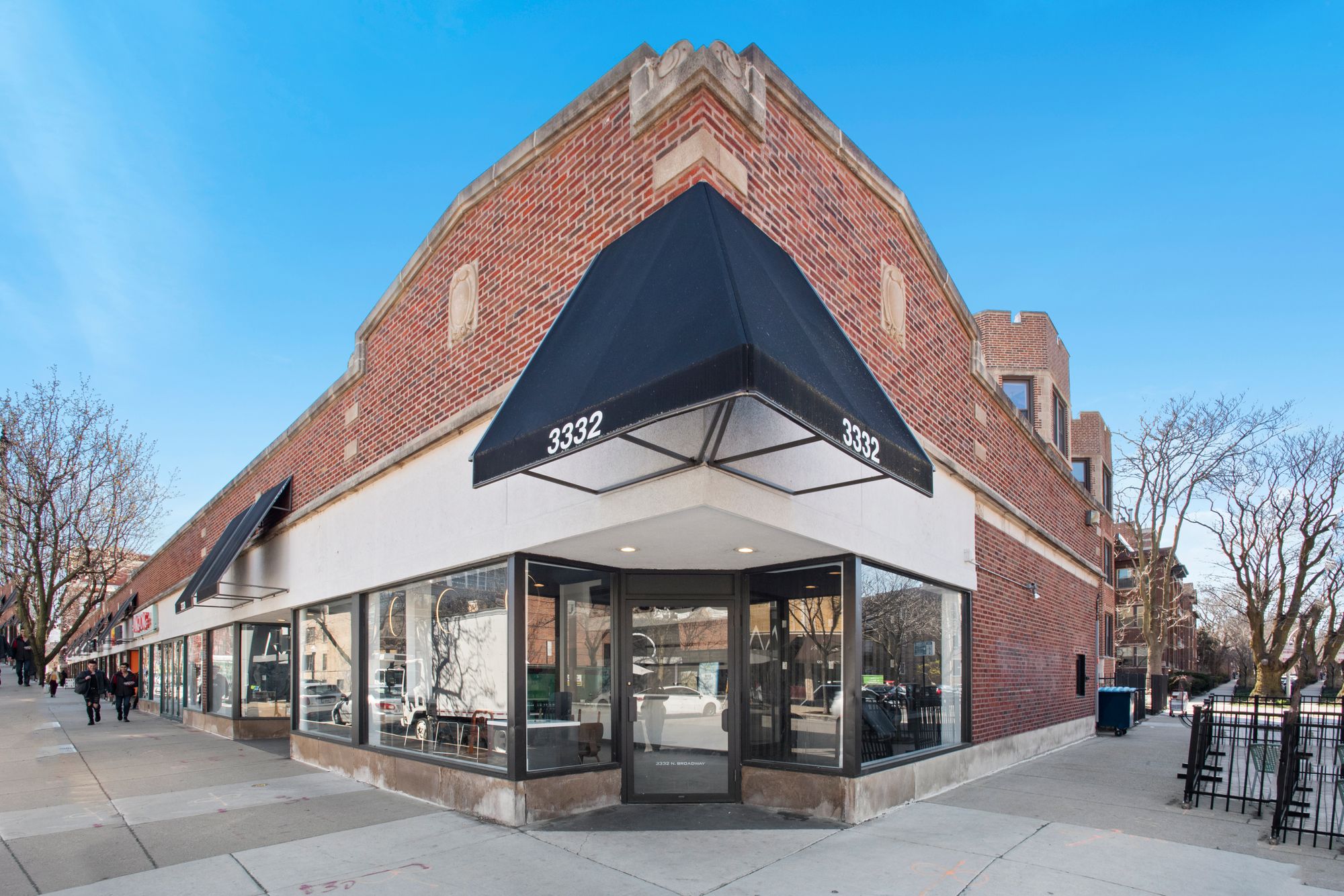 3300 N Broadway